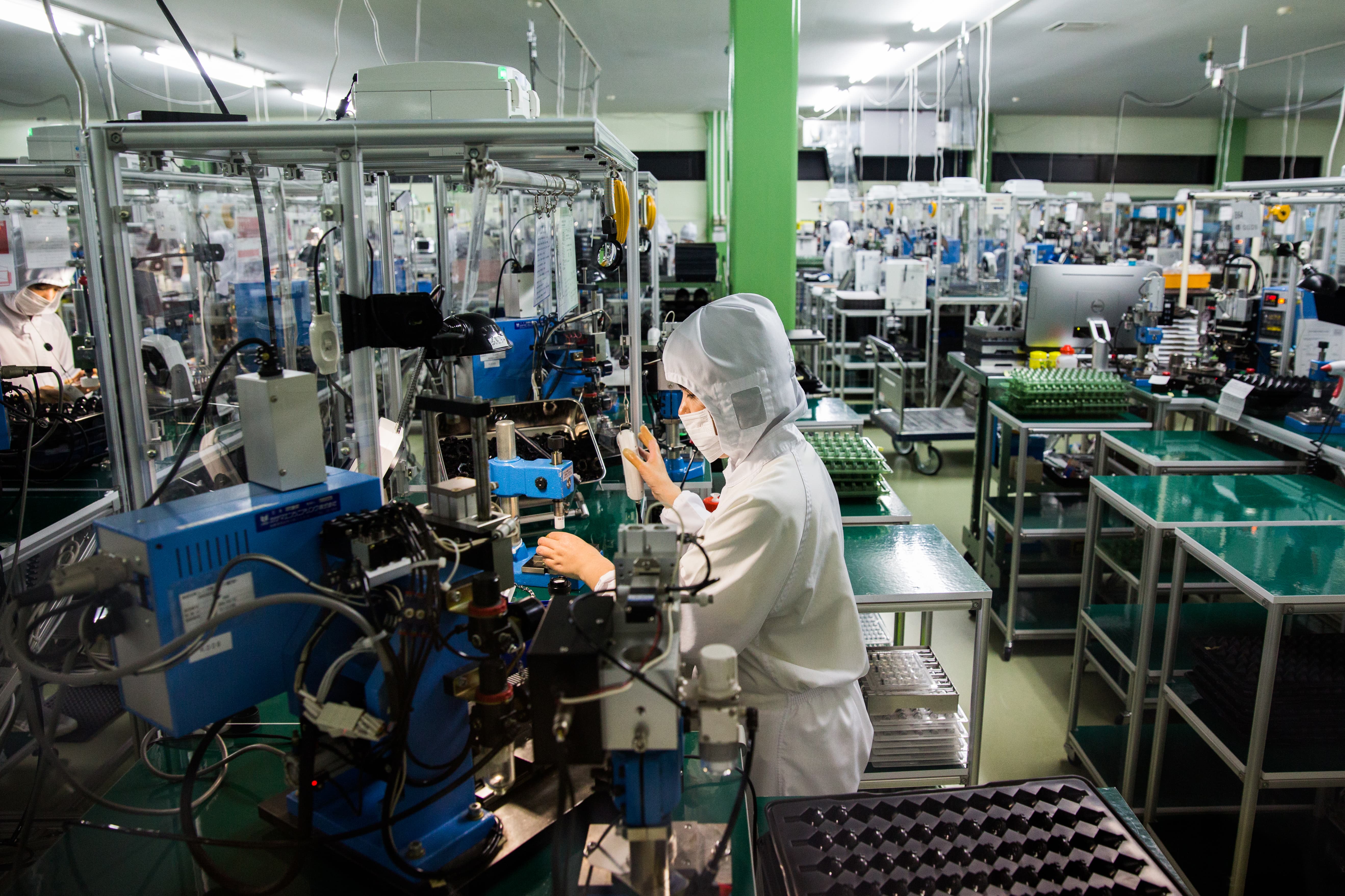 AP tours the Sigma lens factory with CEO in Japan | Amateur Photographer