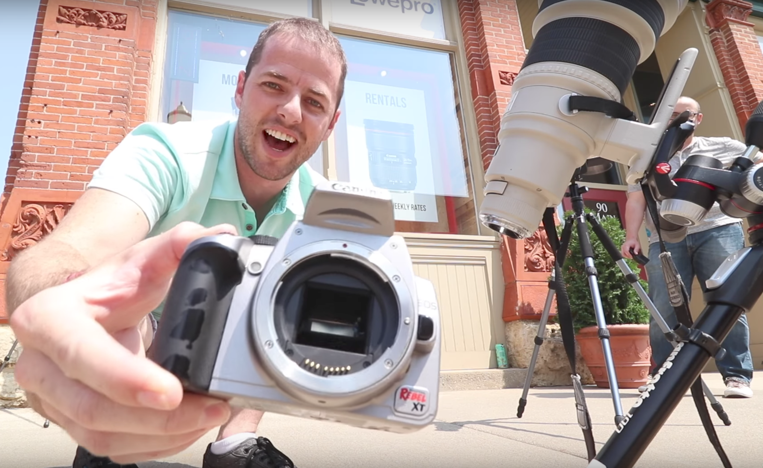 Video shows devastating effect of photographing the eclipse without a ...