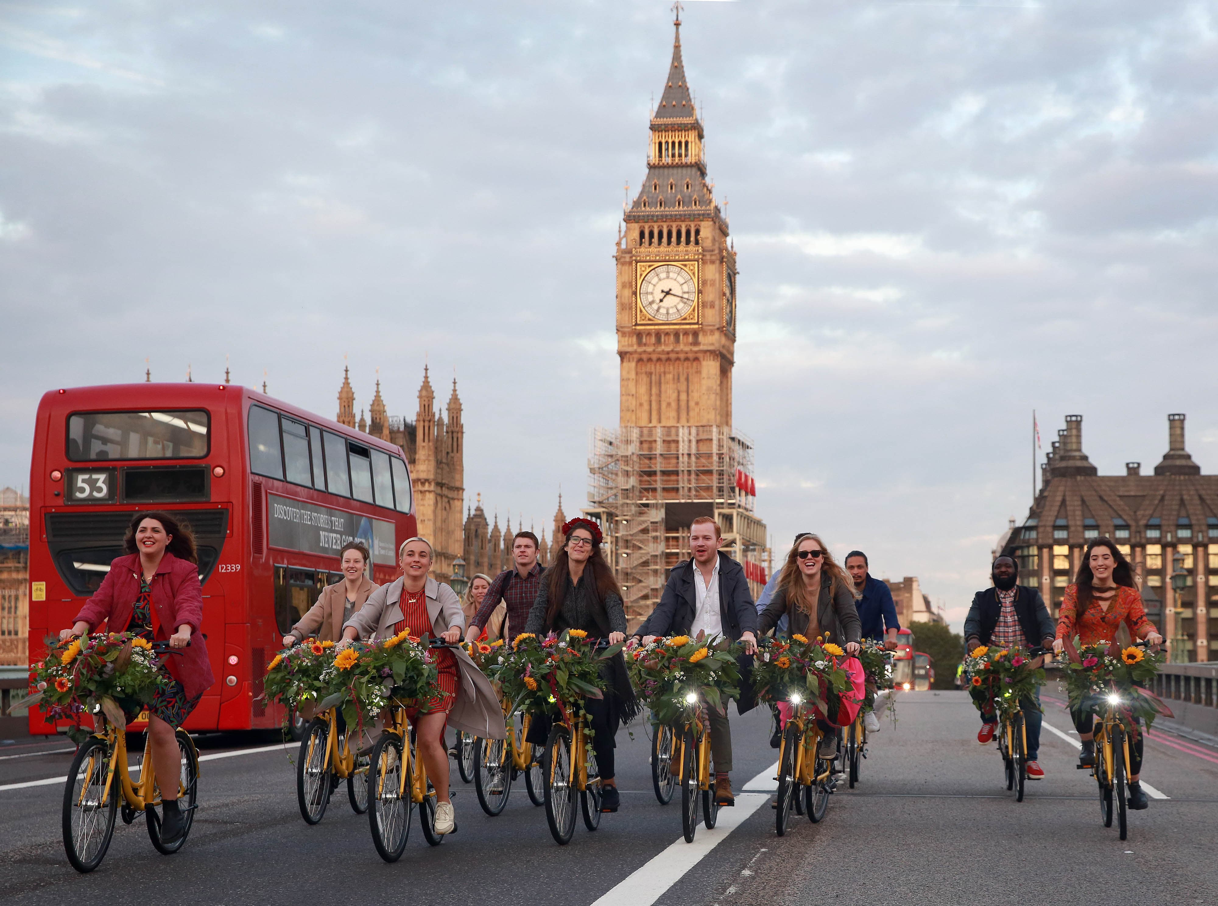 Top Press Photography images of the week: Banksy, bats and ballet ...