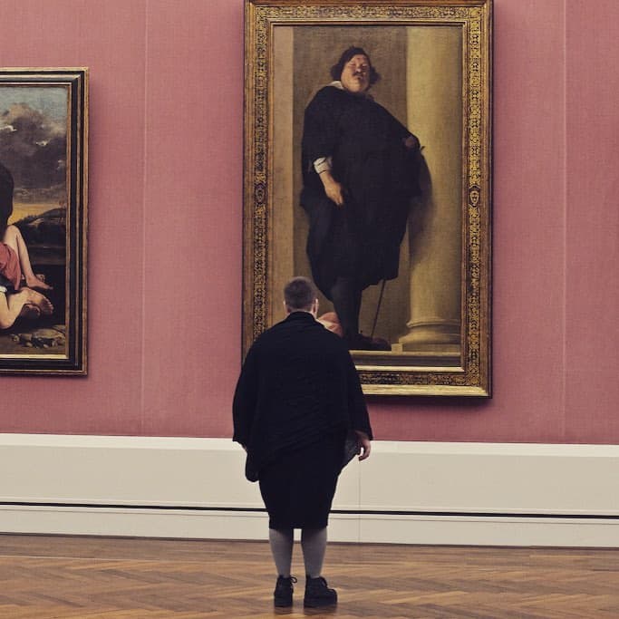 Viral photography project captures people matching artworks | Amateur ...