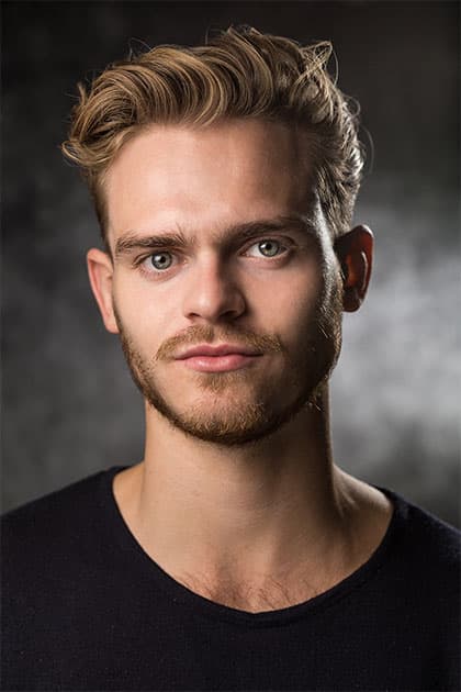 How to take better headshots: great headshot lighting setups