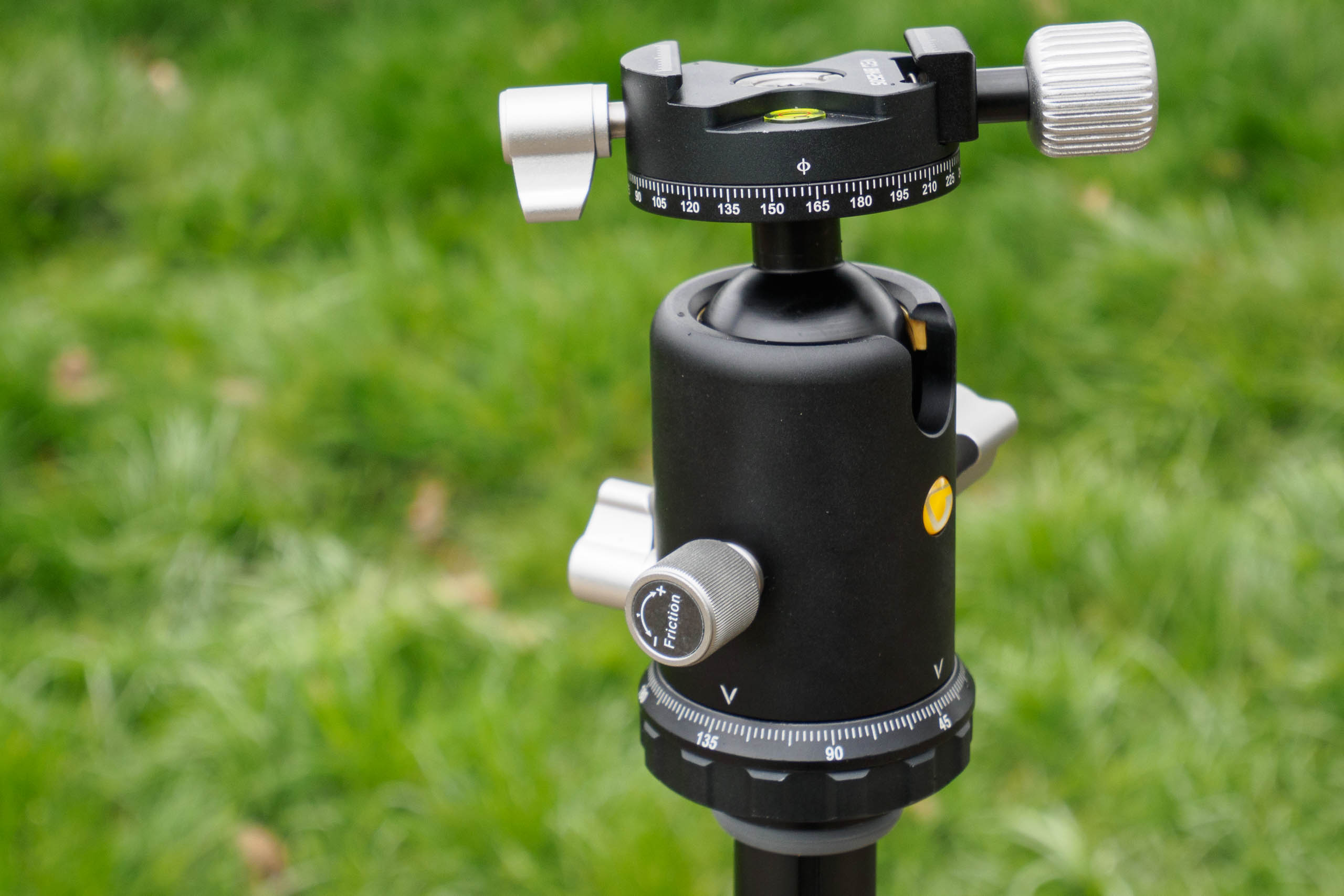 Vanguard VEO 3+ 303CBS review: a sturdy tripod for landscape and macro ...