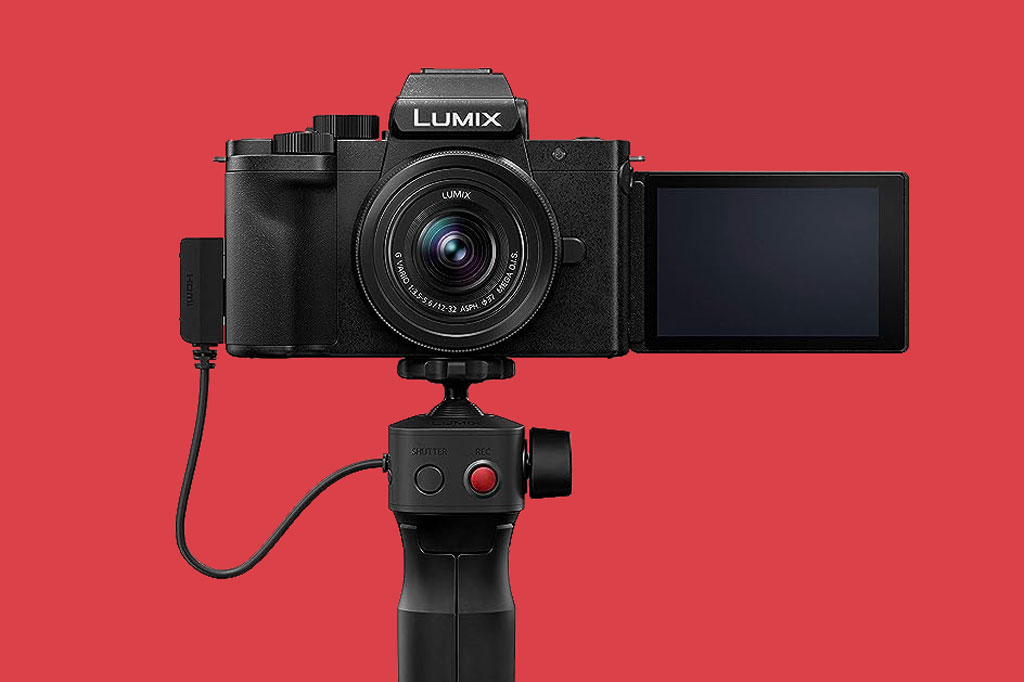 Panasonic Lumix G100 vlogging kit sees price drop! | Amateur Photographer