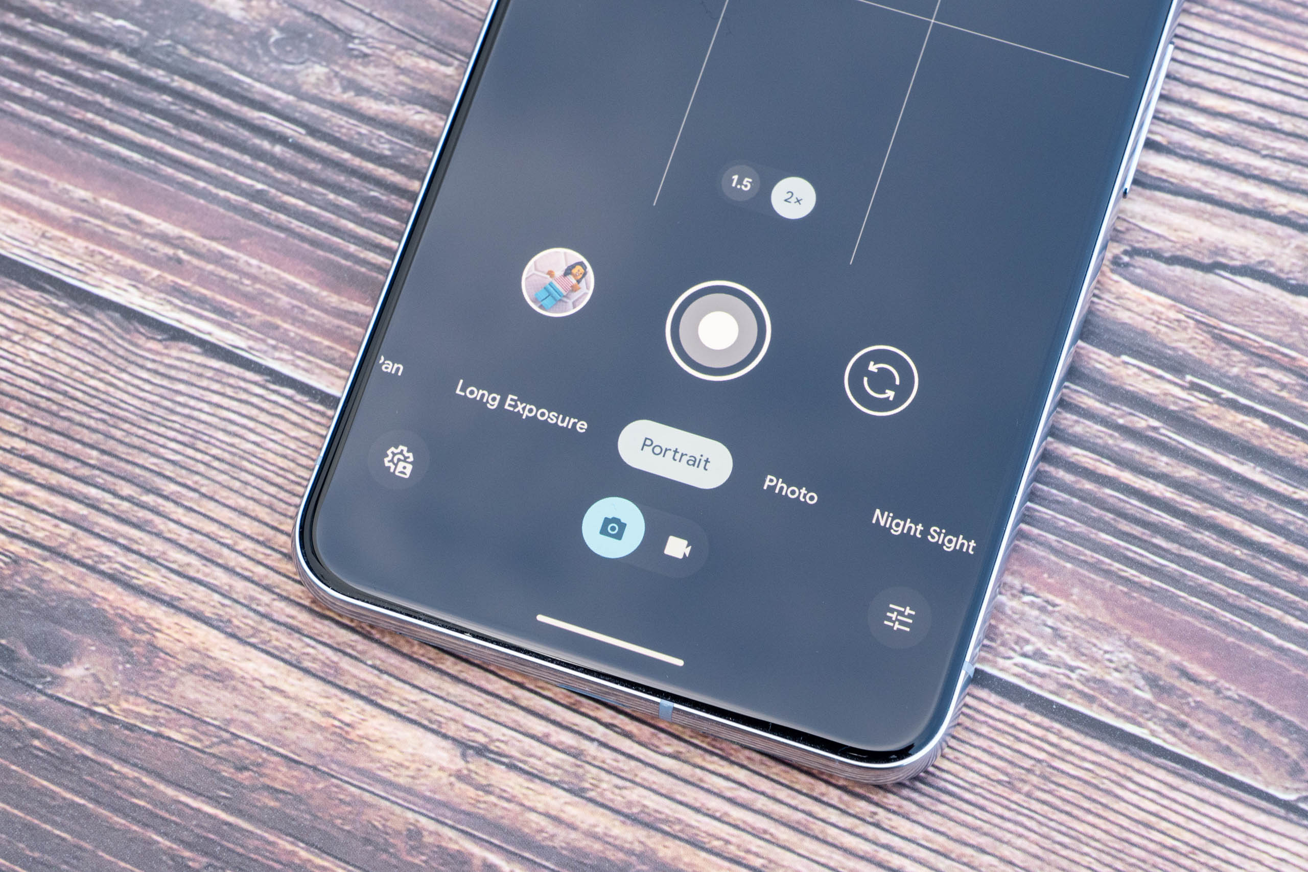 Google Pixel 8 Pro Review - Great Hardware meets AI Magic | Amateur ...