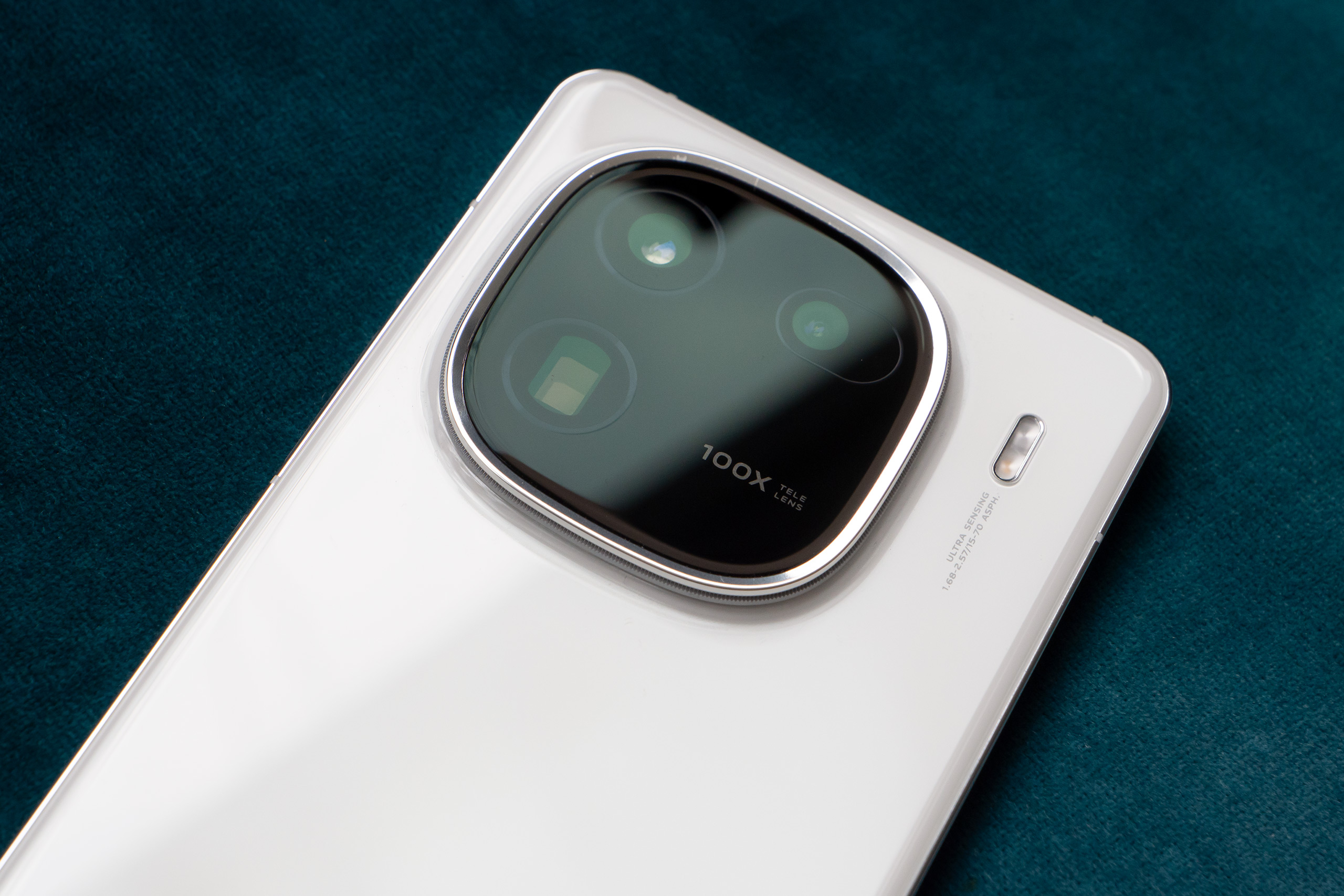 iQOO 12 Review - The phone for BMW owners? | Amateur Photographer