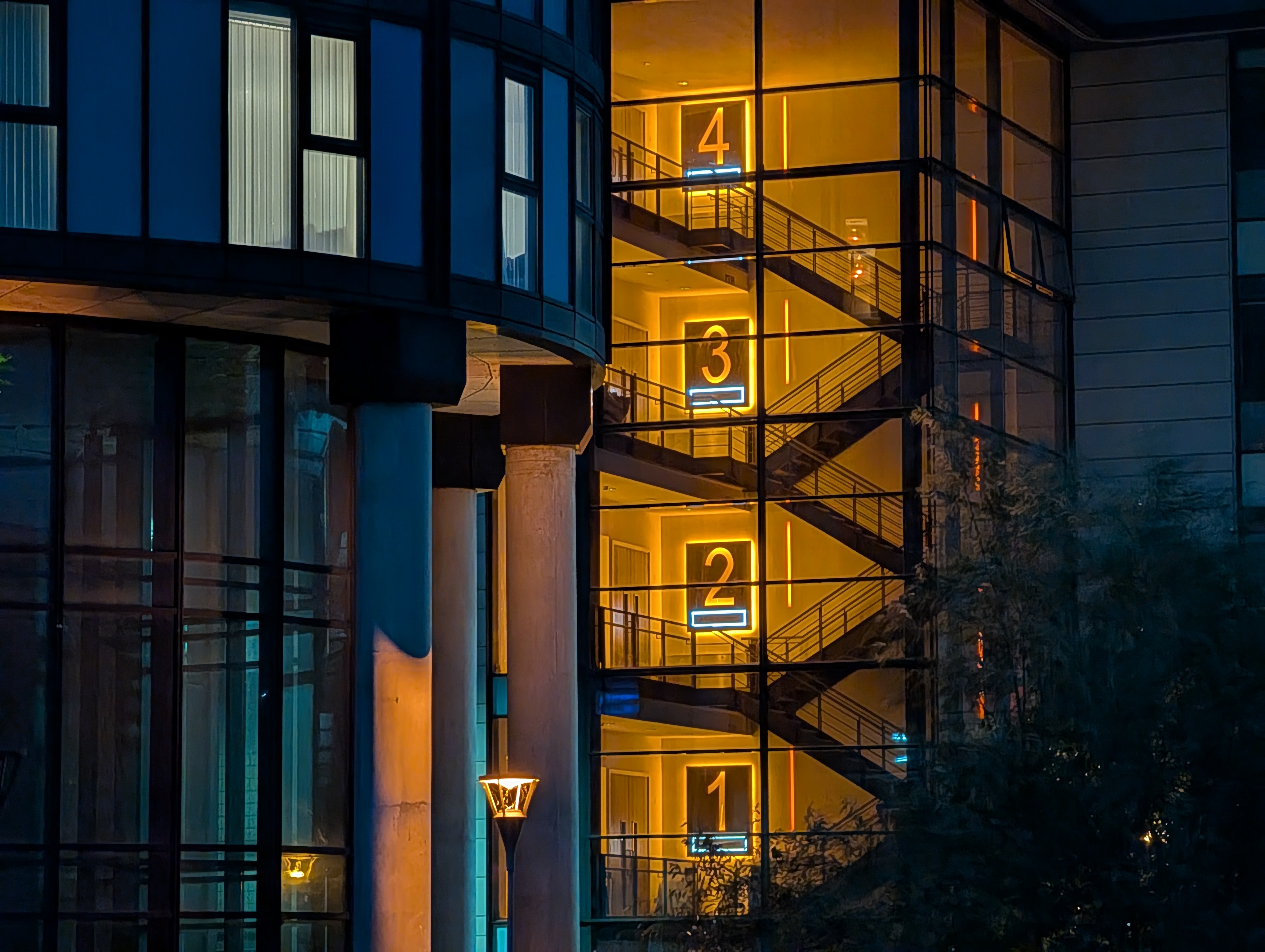 Best phones for low light - capture detailed night photos | Amateur ...