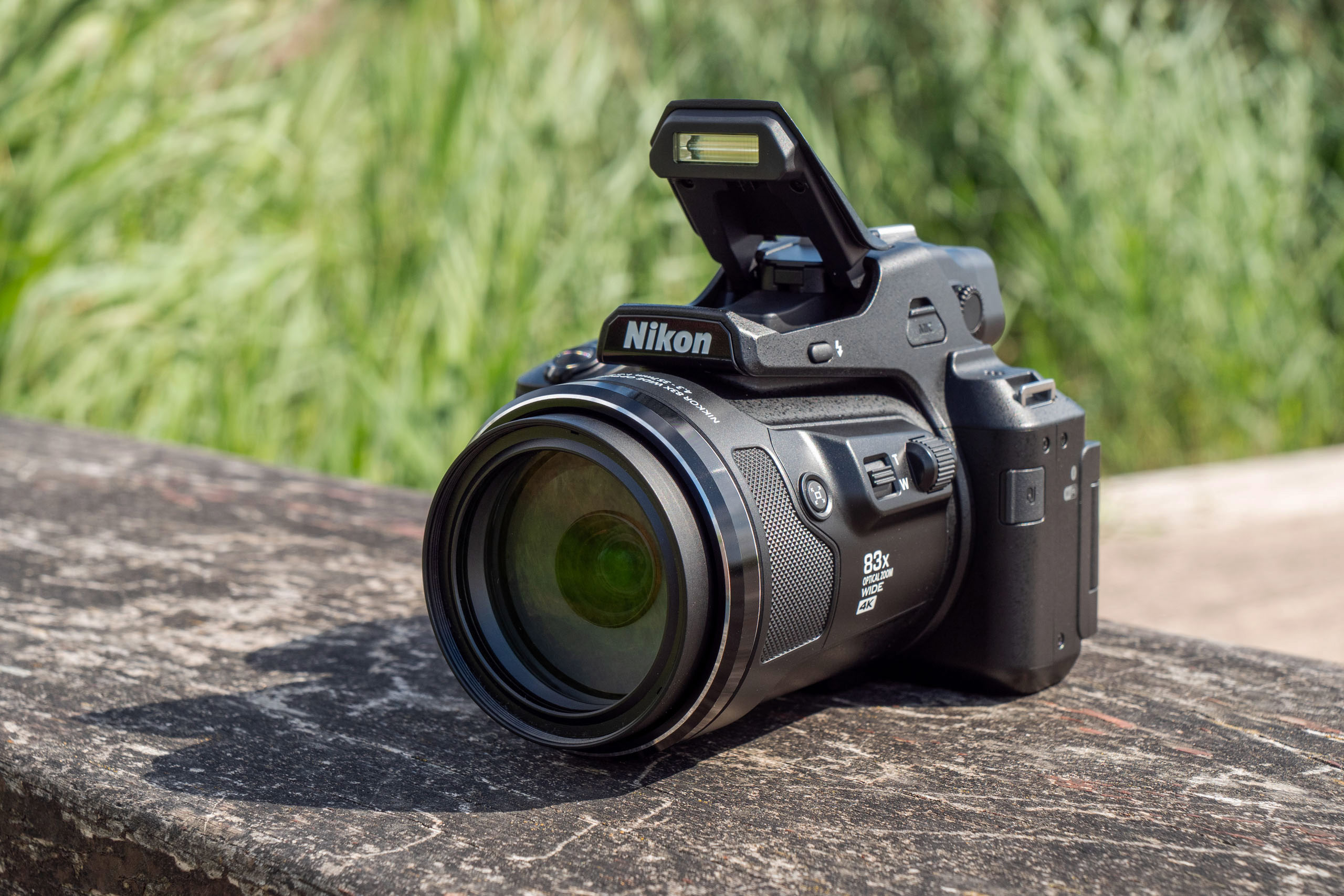 Nikon's DSLR-styled ultra-zoom bridge camera is a steal right now ...