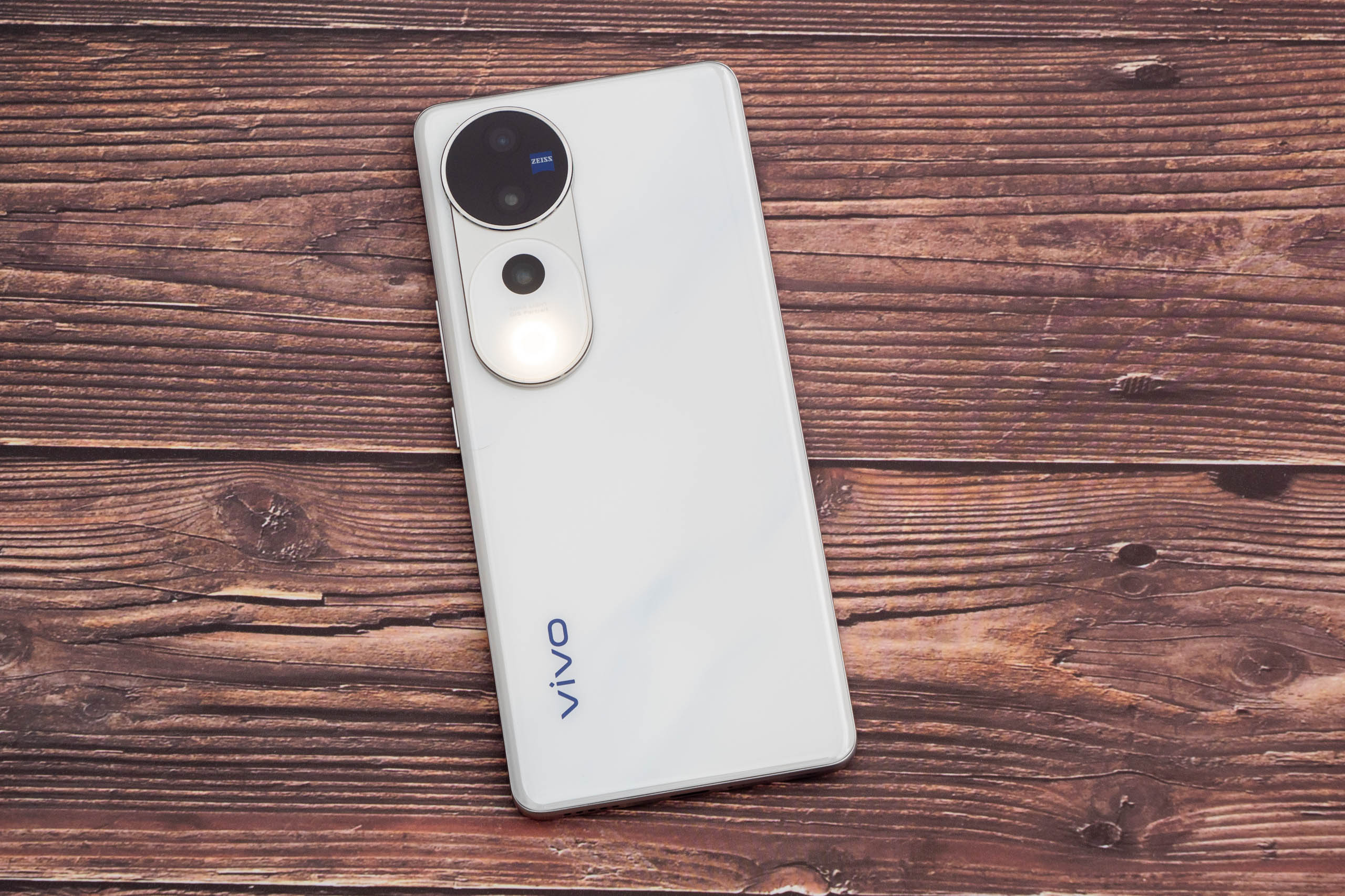 Vivo V40 Pro Review - Vivo's best mid-range phone, with one big problem ...