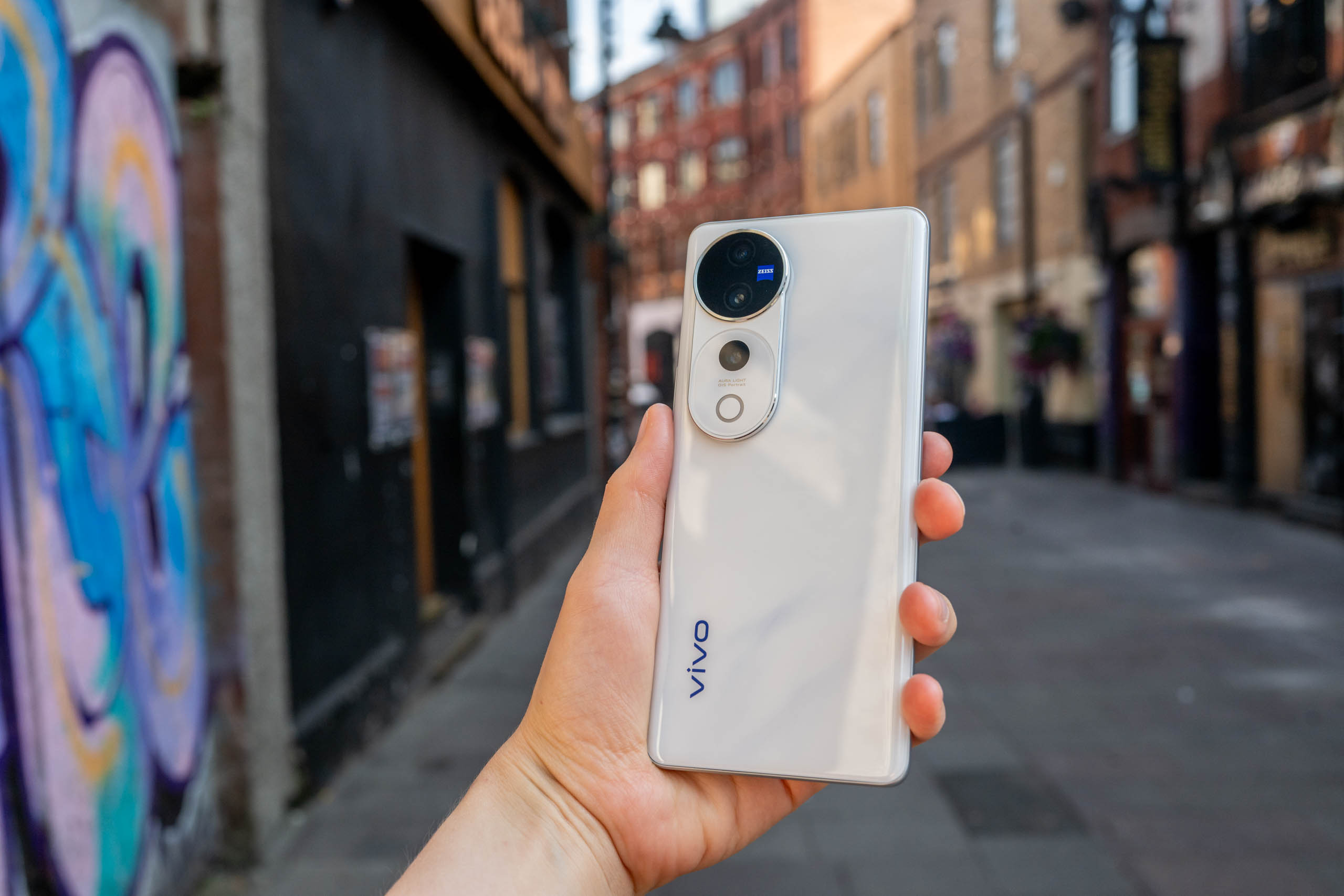 Vivo V40 Pro Review - Vivo's best mid-range phone, with one big problem ...