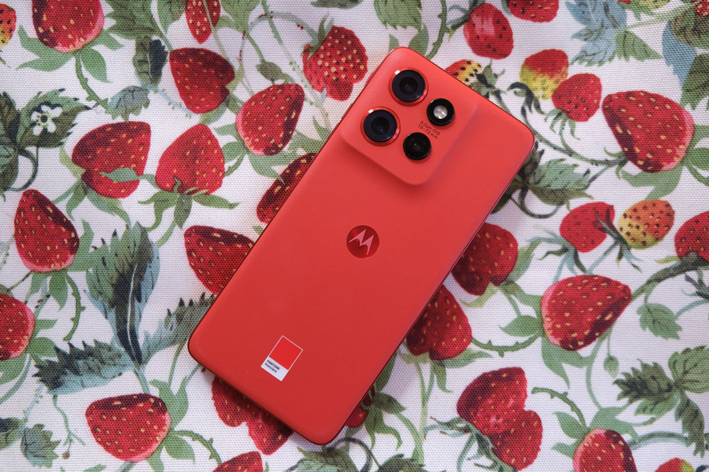 Motorola Edge 50 Neo review: Is this budget phone a low light superstar ...