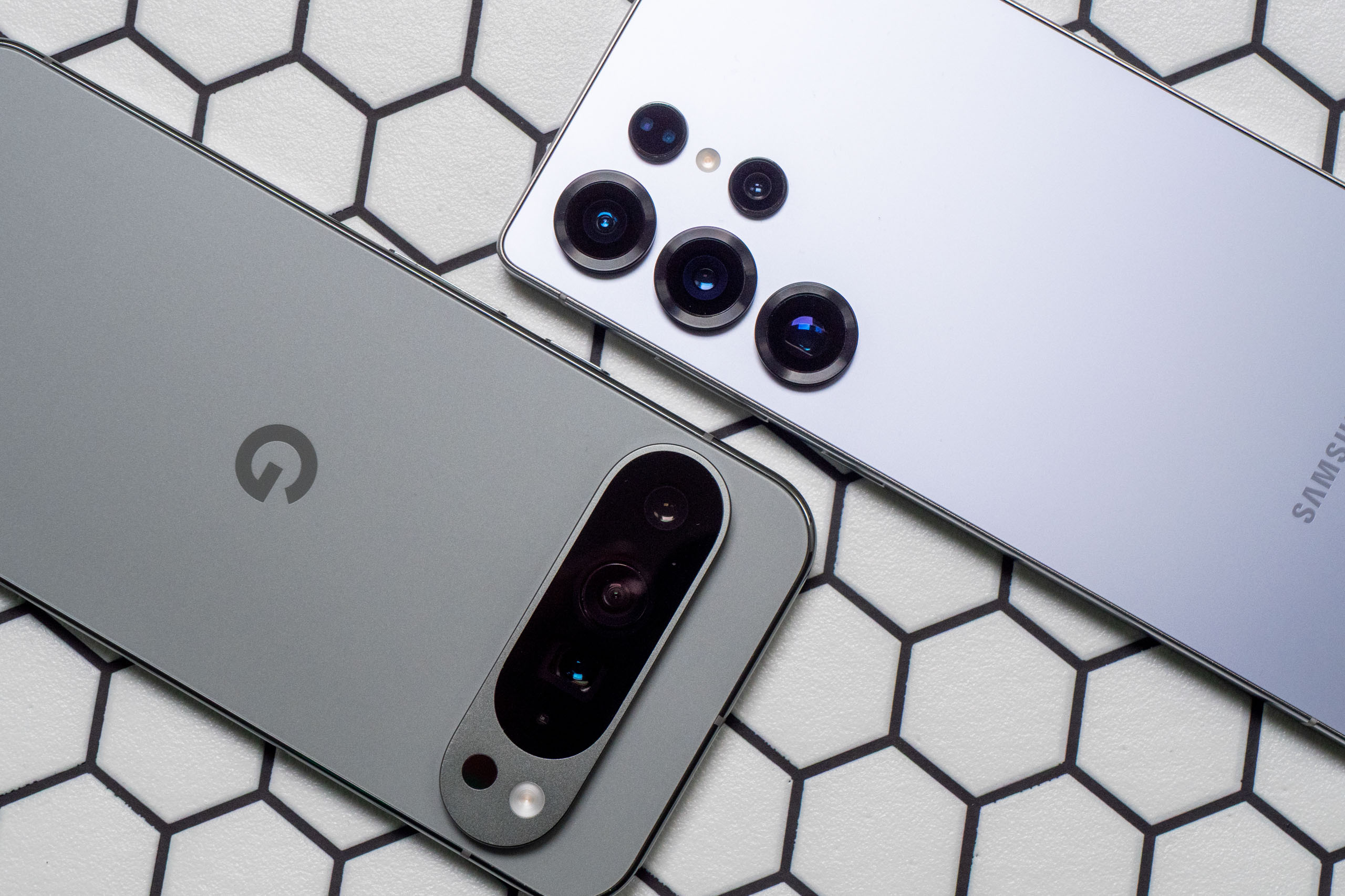 I tested the cameras of Galaxy S25 Ultra vs Pixel 9 Pro XL - and there ...