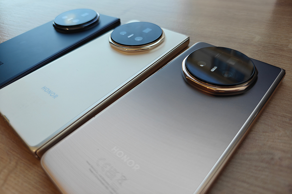 HONOR Magic V5 - world's slimmest folding phone now available ...