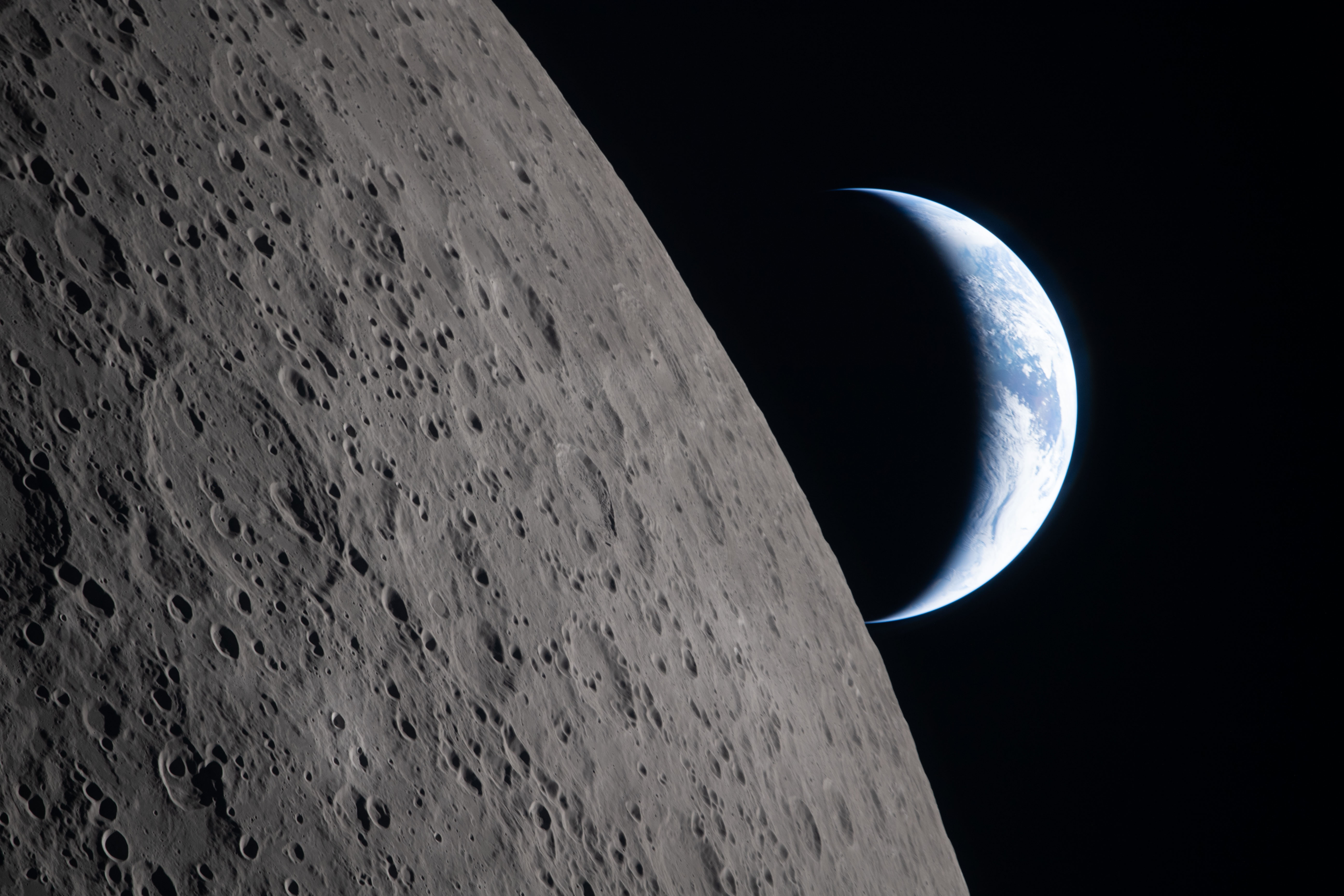 NASA astronauts are using regular cameras from a main brand to shoot ...
